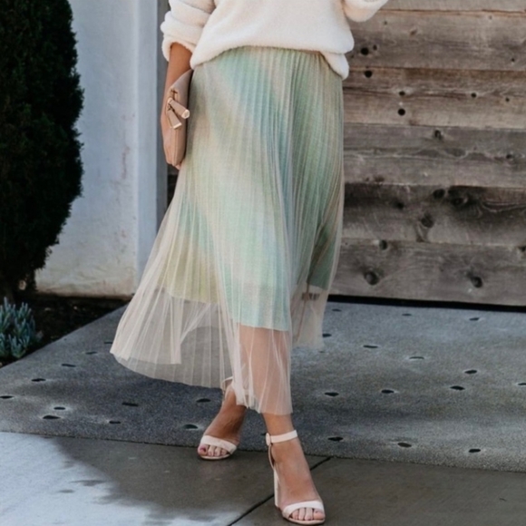 Vici | Skirts | Vici Hidden Label Pleated Metallic Tulle Ombre Midi ...